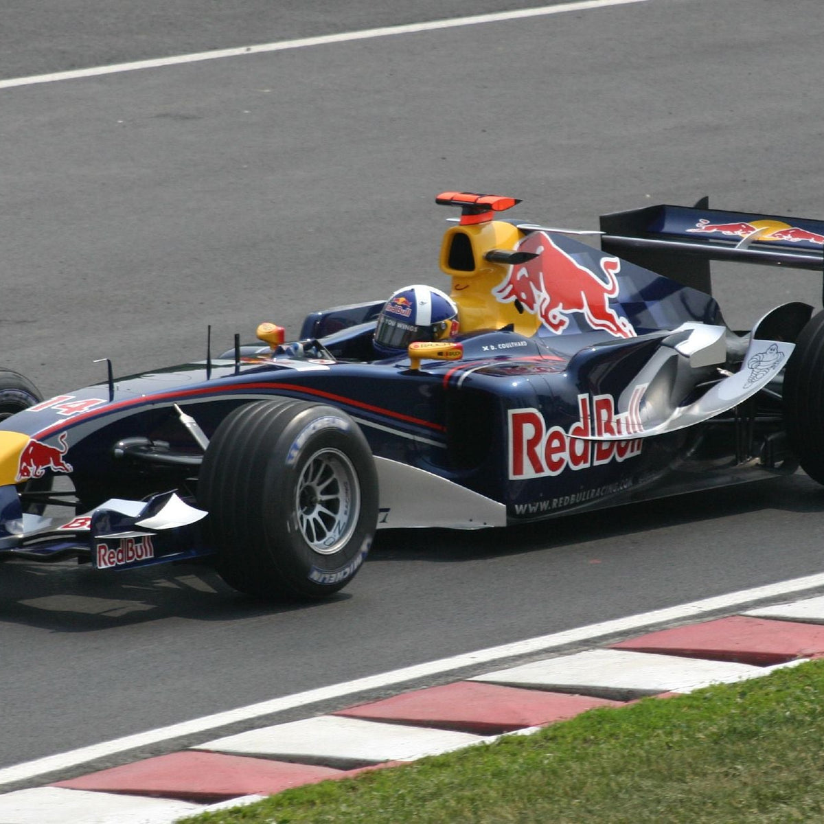 Szok! Red Bull planuje rewolucję z Hadjarem w F1 2026! – FansBRANDS® - PL